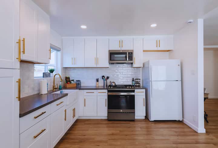 Spacious 3br | Wifi | Parking | Near 405 & Lax - Gardena, CA