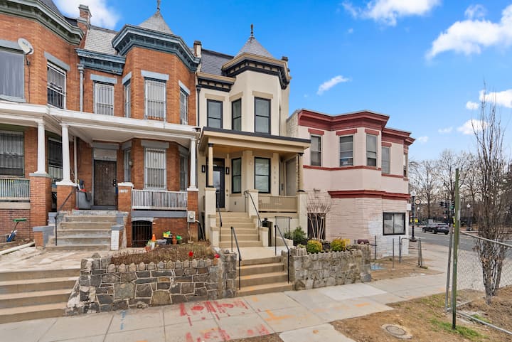 The Urban Escape+3bedroom+newly Renovated - Washington Navy Yard, DC