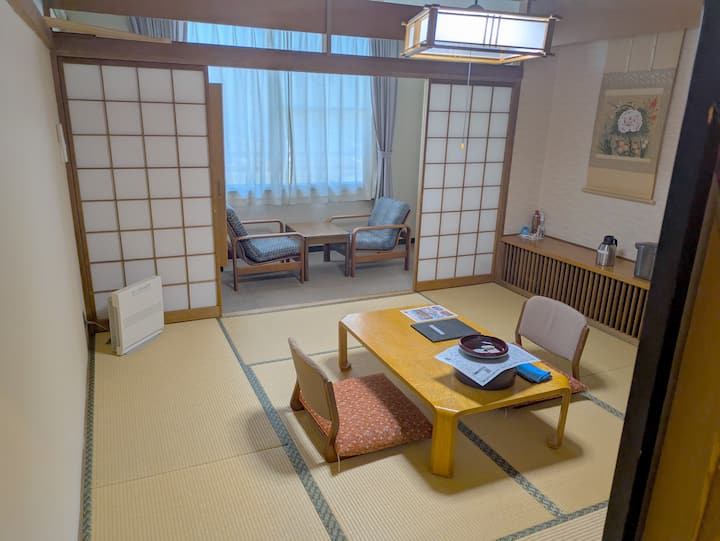 禁煙　和室8畳 (トイレ・洗面台付)　2名1室利用　朝食付　お風呂別(天然温泉) - Komoro