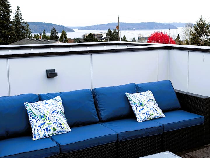Upscale Modern New Puget Sound View Home (4 Of 4) - Gig Harbor, WA