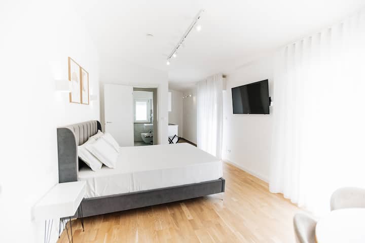 Suite Con Terrazza, Cucina E Colazione In Camera - Montesilvano