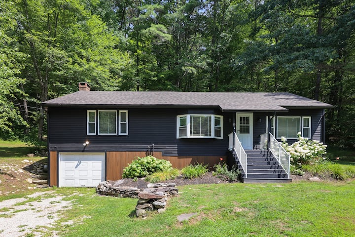 Lovely House In The Berkshires - 몬트레이