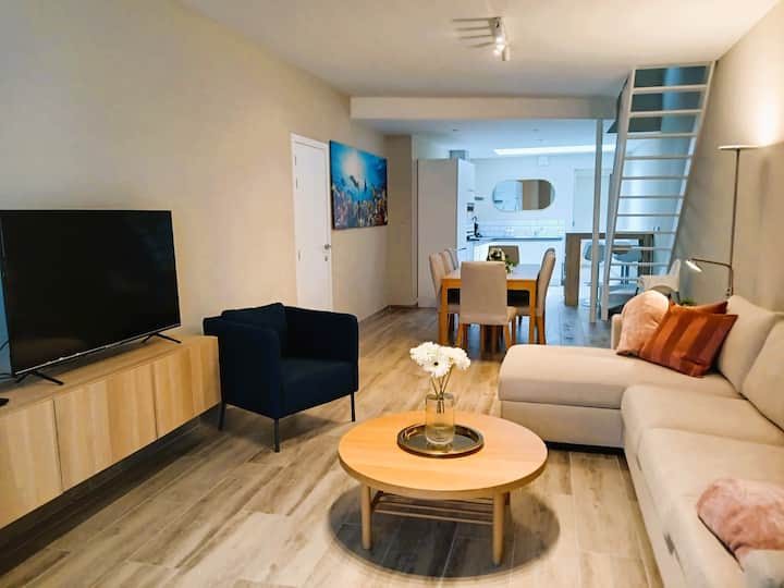 Marlou- Twinhouse (18p) - Bruges