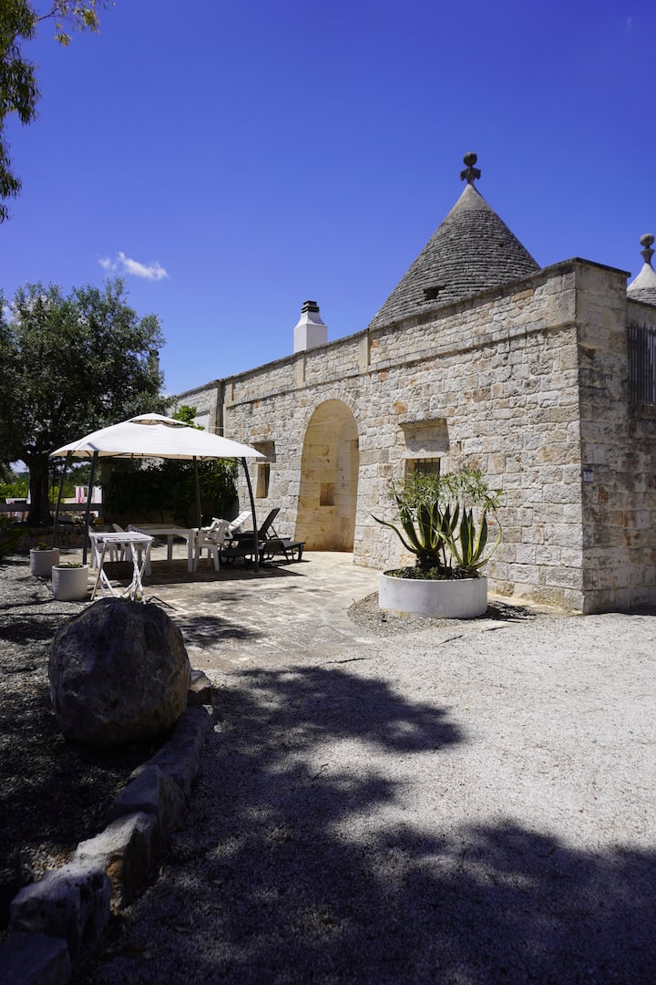 Trullo Amico Scirocco In Valle D'itria - Cisternino