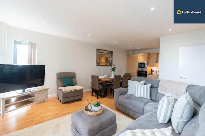 *Long Term*charming 2-bed Apt | Sleep 6 | Wparking - Watford