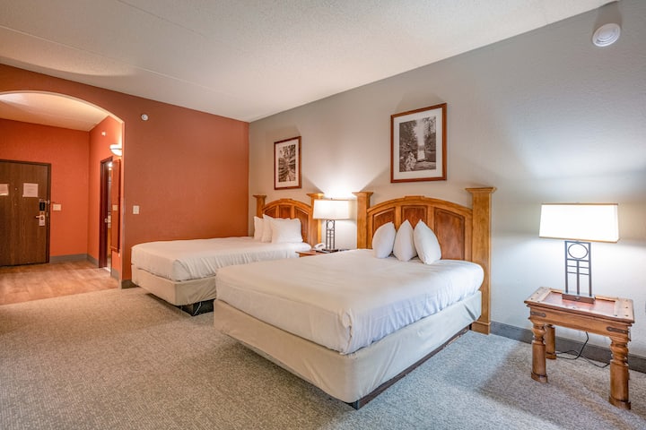 Studio Condo W/ Up To 6 H20 Pass - Wisconsin Dells, WI