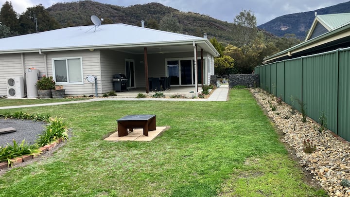 "Clematis Retreat" By Halls Gap Accommodation - Halls Gap