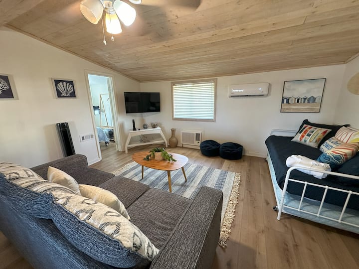 Sunset Surf Lodge - Jamaica Beach, TX