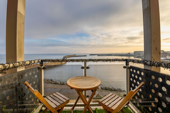 Coastal Hub With Stunning Views - Hartlepool
