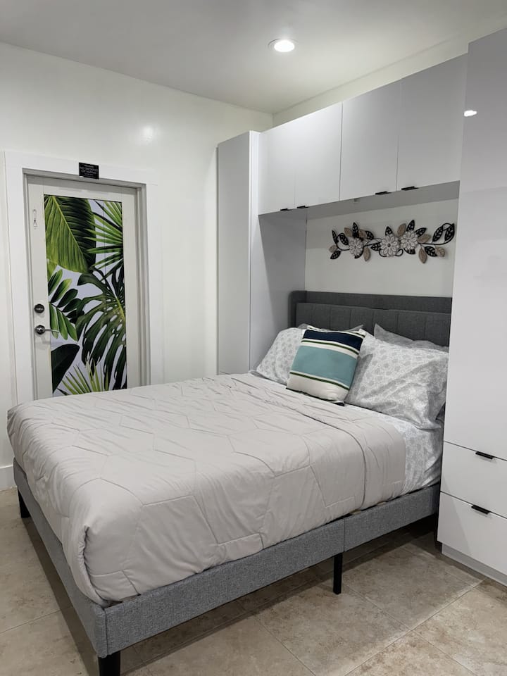 Haven - Miami, FL