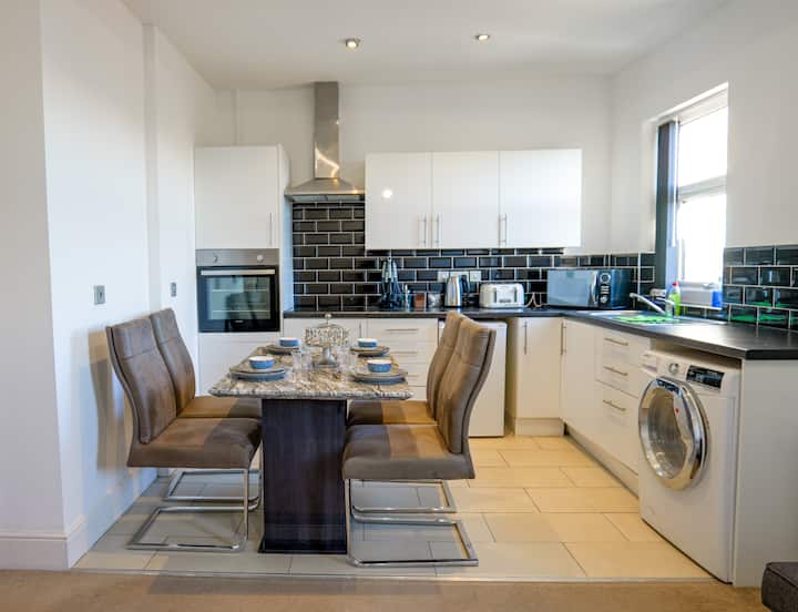 Bury Town Centre 2bed 1bath Parking Wi-fi Sleep 4 - Rochdale