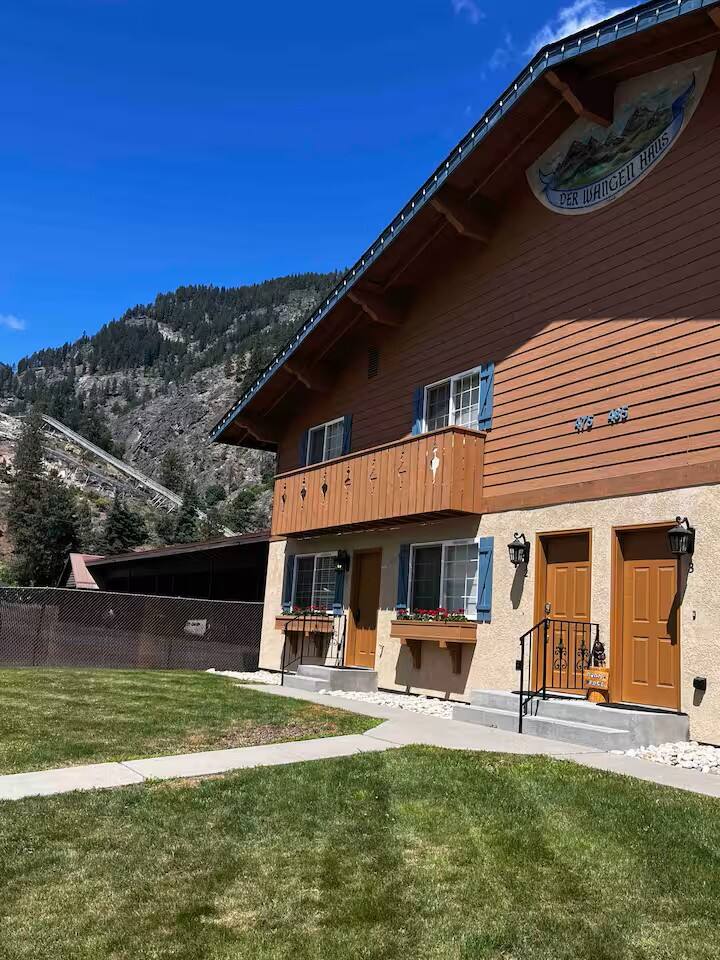 Luxe Bavarian Retreat - 2 Bedroom · 2 Bath In Town - Leavenworth, WA
