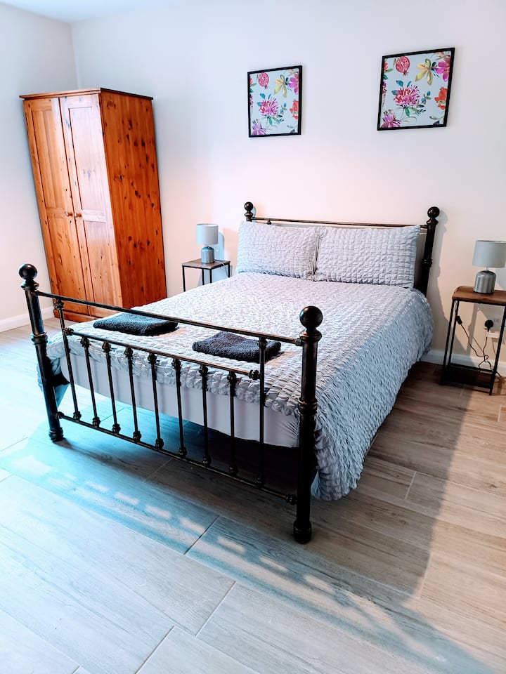 City Centre B Apartment, Parking, Sleeps 6 - Belfast