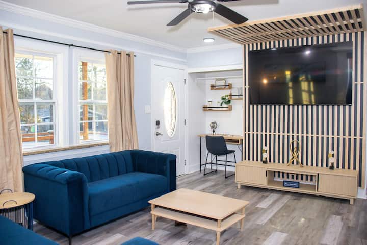 Spacious & Family Friendly | Close To Dt Raleigh - Raleigh, NC