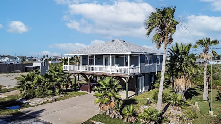 Serenity Escape 1 Mile To Margaritaville - Crystal Beach, TX