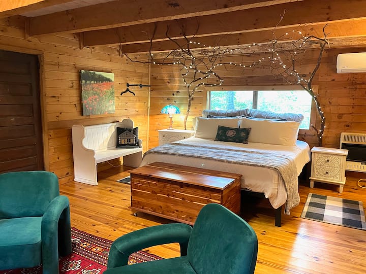 1830s Historic Cabin! Central Location Views Art! - Georgia, GA