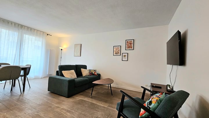 Totem : Lumineux 70m² Avec 2 Chambres Avec Balcon. - Villeurbanne