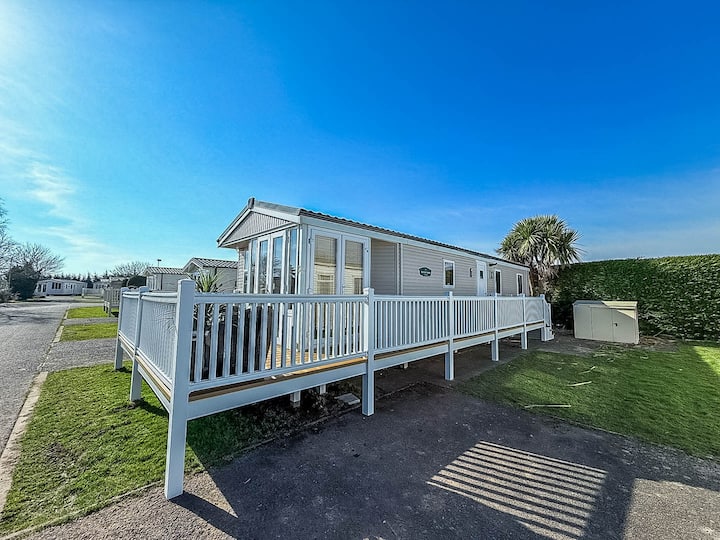Cosy 8 Berth Caravan At Near Skegness Ref 33003m - Skegness
