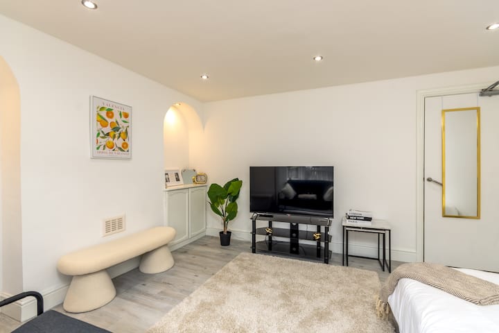 Luxury Studio With Free Parking - Nottingham