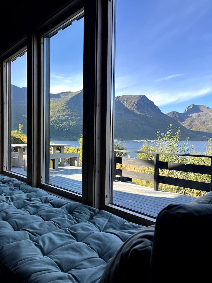 Senja Cozy Beach Hideaway - Norway