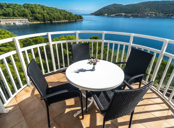 Hotel Issa - Twin Room Sea View 58 - Lissa