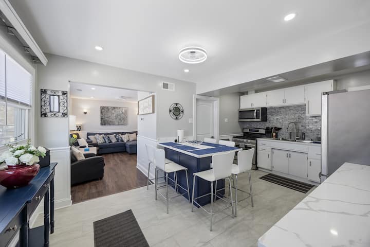 Cozy/private 3 Br Nestled On An Acre Of  Serenity - Orland Park, IL