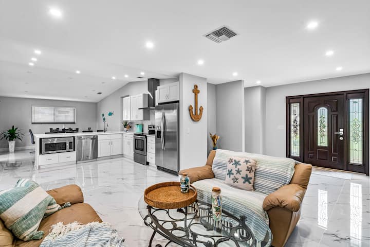 Modern Cozy Home In Delray Beach - Delray Beach, FL