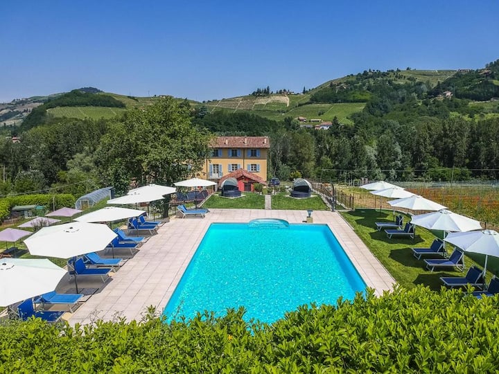 Vigna Dell'acqua- Resort In The Langhe Hills - Italy