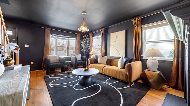 4 King Beds <|> A Marvelous Old Town Xcape - Alexandria, VA