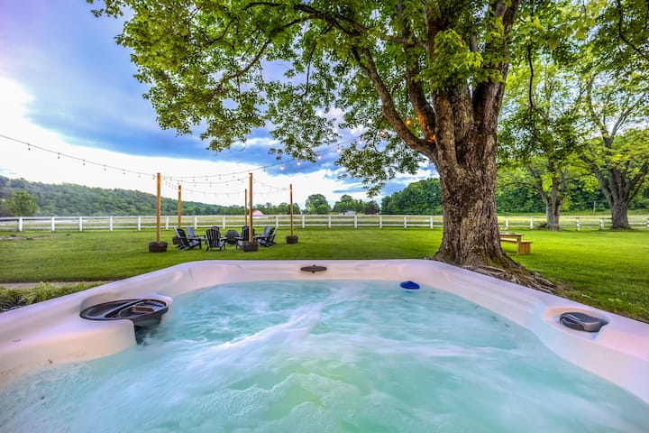 Hot Tubs + Firepit +Gameroom+ 4mi To Buffalo Trace - Frankfort, KY