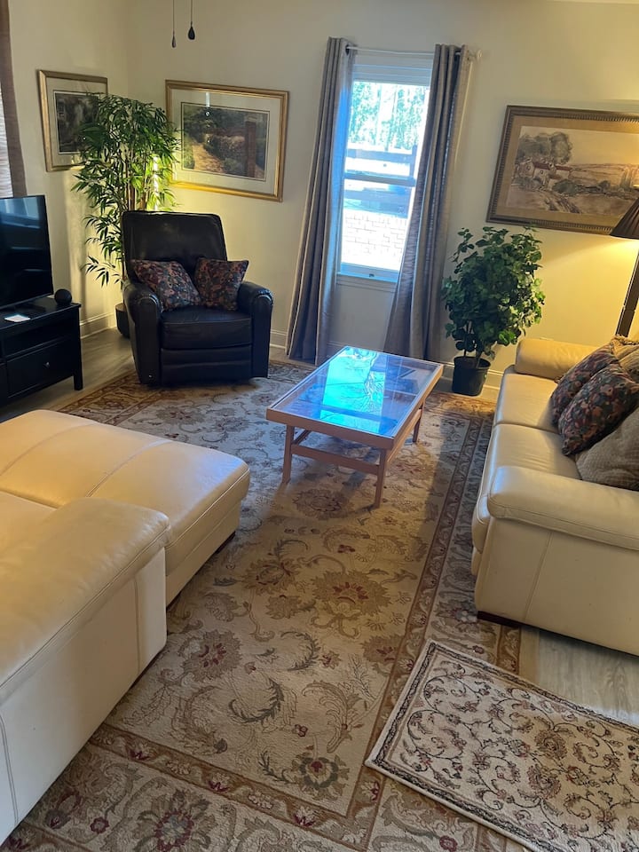 Sweet 3br 2ba House Near Downtown - Greenville, SC