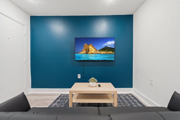 Stylish & Modern Apt In Downtown Dallas + Parking - Belmont Avenue – Dallas