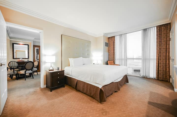 E17a3 1bd/2ba W/balcony/full Kitchen/pool/gym - Las Vegas, NV