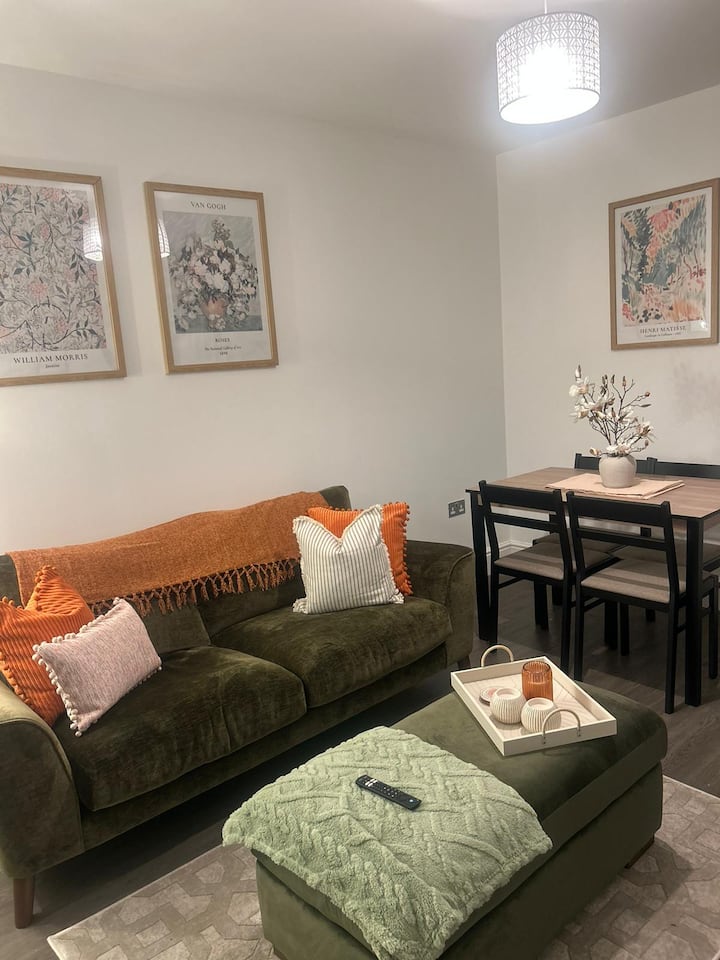 Comfortable 2-bed Countryside Stay | Free Parking - Northamptonshire