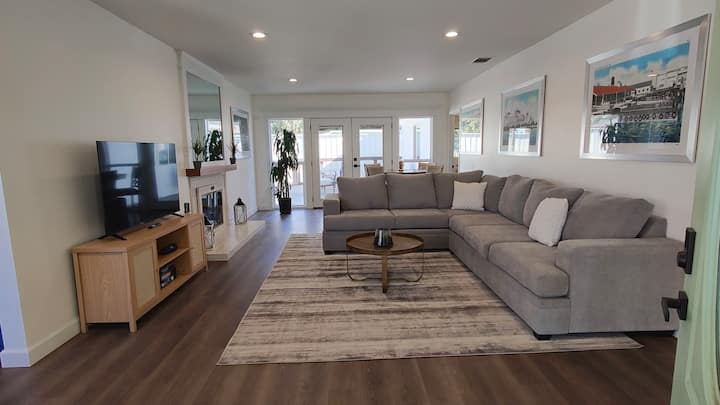 Coconut Cove Retreat, Lax - Carson, CA