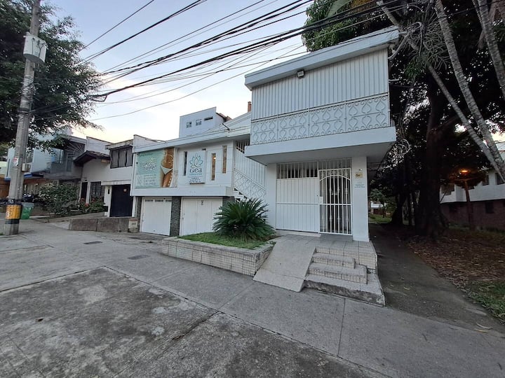 5star House, Wifi+hot Water+tv+laundry In Medellín - 麥德林