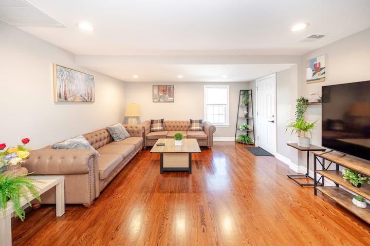 74r–1br Quincy|holiday Escape Near Wollaston Beach - Boston, MA