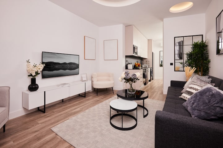 White & Black House Madrid - Madrid