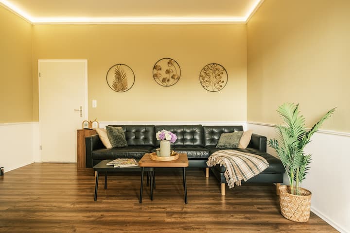 Spacious & Stylish Retreat: Walk To Train, Parking - Frechen