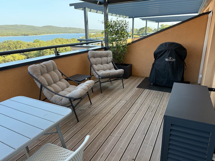 T3 Avec Terrasse Vue Mer, Piscine Pieds Dans L'eau - Figari