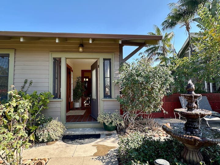 Cozy Romantic Craftsman Bungalow - Balboa Park - San Diego, CA