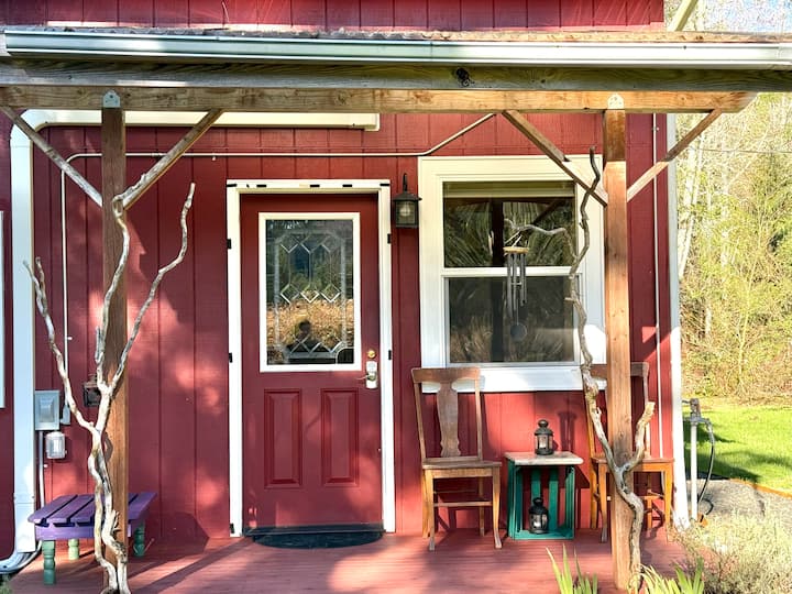 New Cheery Loft Apartment - Olympia, WA
