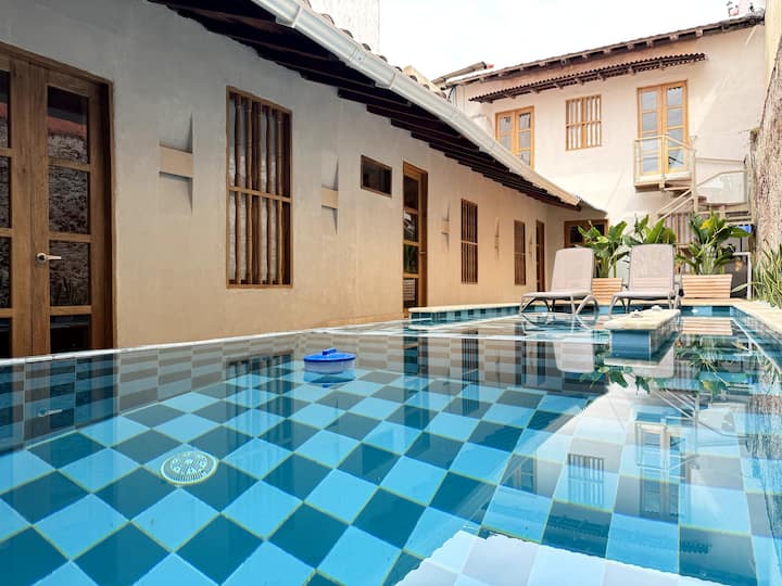 B1 Luxury Villa W/pool Inside Walled City - Turbaco