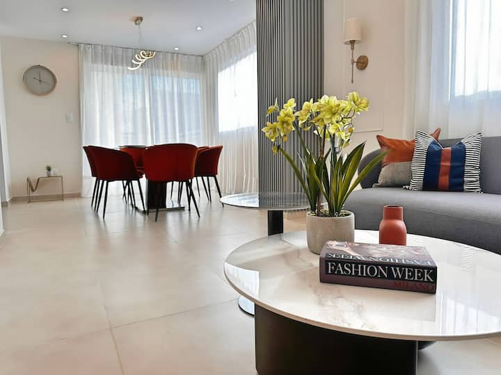 Stylish Modern Retreat With Rooftop Pool, - Santo Domingo