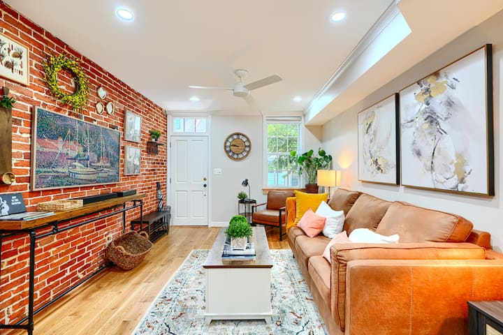 Fed Hill Gem + Parking +Walk To Harbor & Stadiums - Baltimore, MD