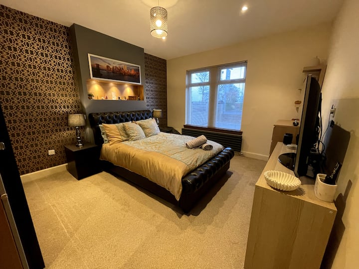 Downstairs Large Cosy Room, Duddingston, Edinburgh - Edinburgh