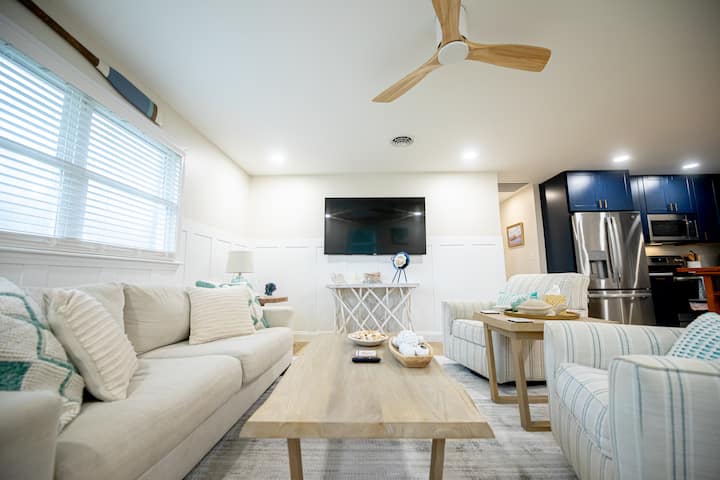 Perfect Family Vacation Home Pets Welcome - Oak Island, NC