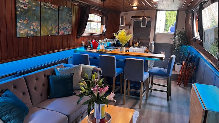 Top Dog - Boutique B+b Boat - 6 Guests - Bath