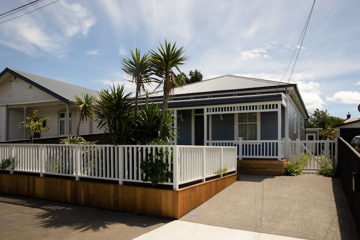 Charming Cottage In Petone - Lower Hutt