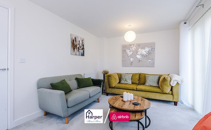 Family & Work 3br Stay | Sleeps 6 | Parking - Chester